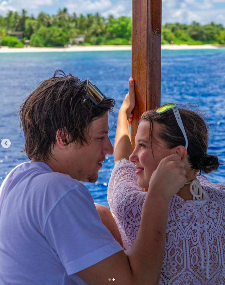 ミリー・ボビー・ブラウン、ジェイク・ボンジョヴィとの婚約を発表 | CELEB ☆ TIMES